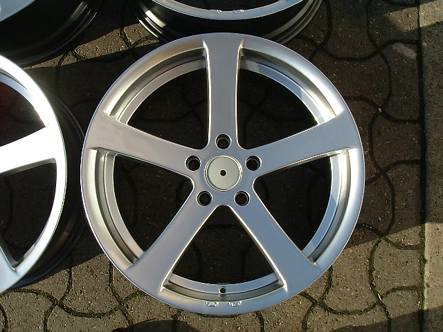 19" Cades Apollo Hyper silver 5x120 - -WHEELFIT-