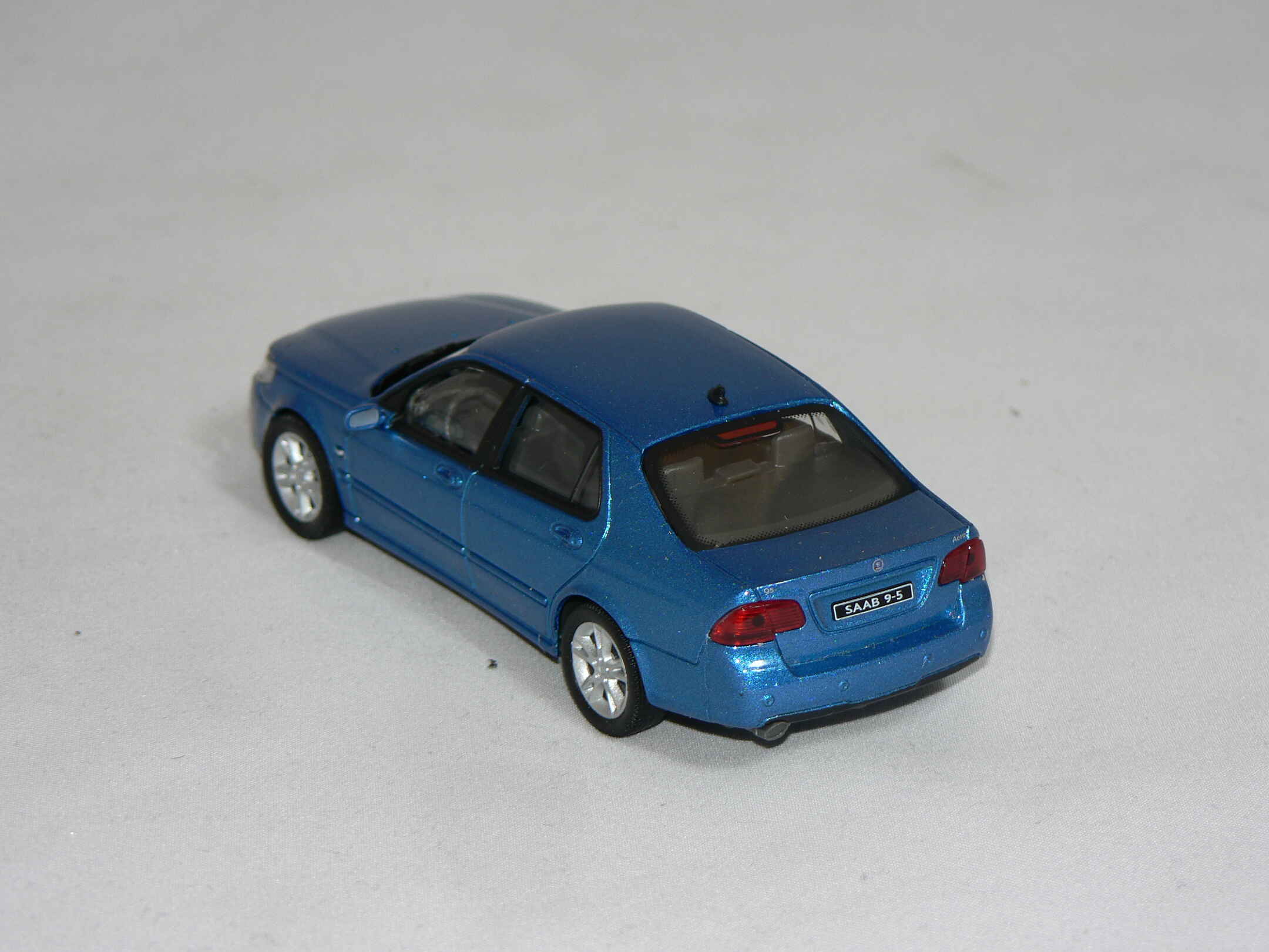 GL Modellbilar AB - Saab 9,5 Aero 1;43 Hongwell