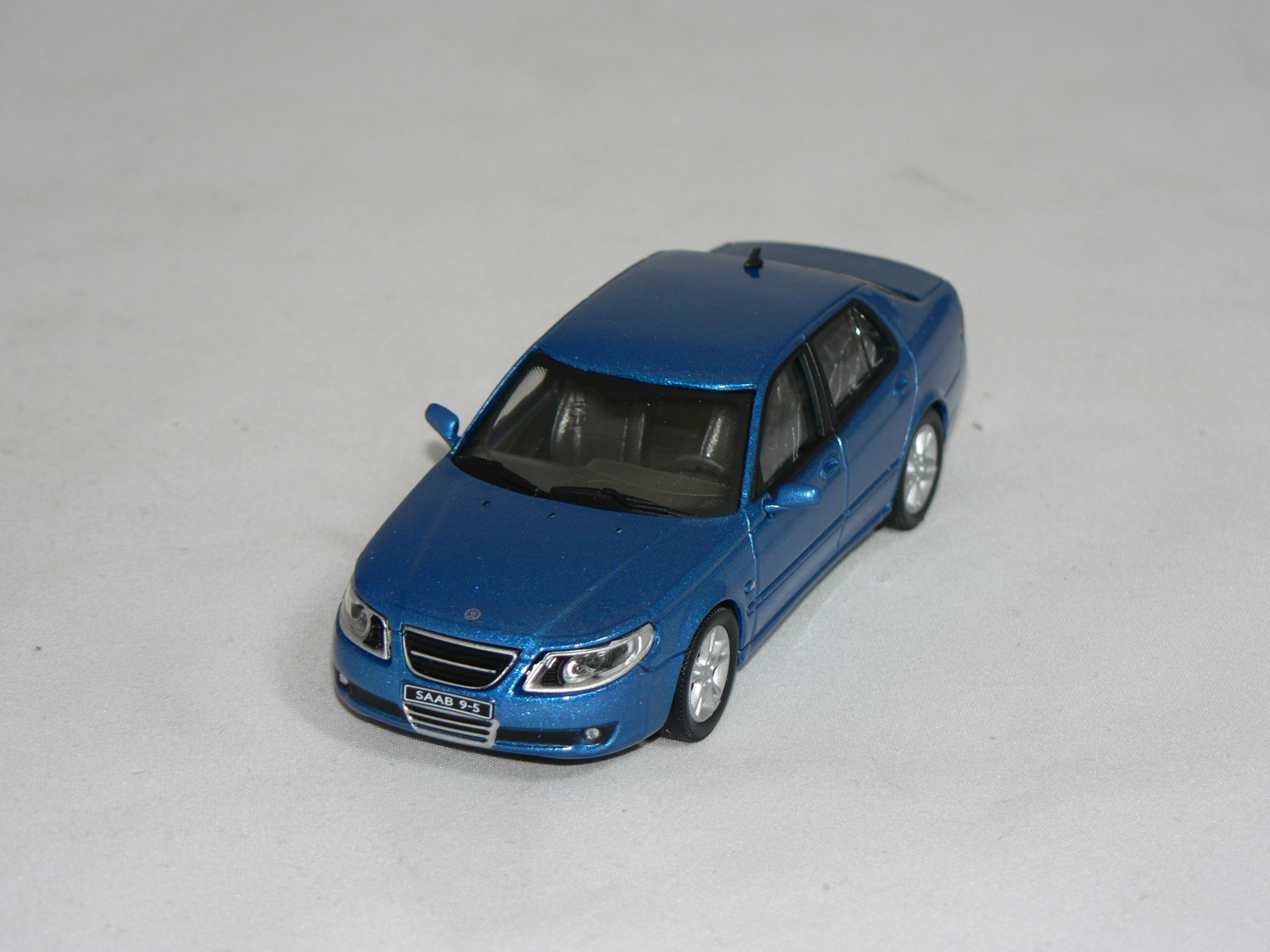 GL Modellbilar AB - Saab 9,5 Aero 1;43 Hongwell