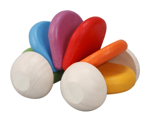 Leksaksbil för babyn – en bra aktivitetsleksak av trä