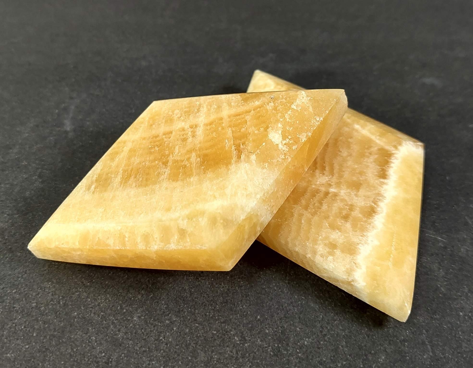 Stengarden.com - Orange Kalcit - Romb Form