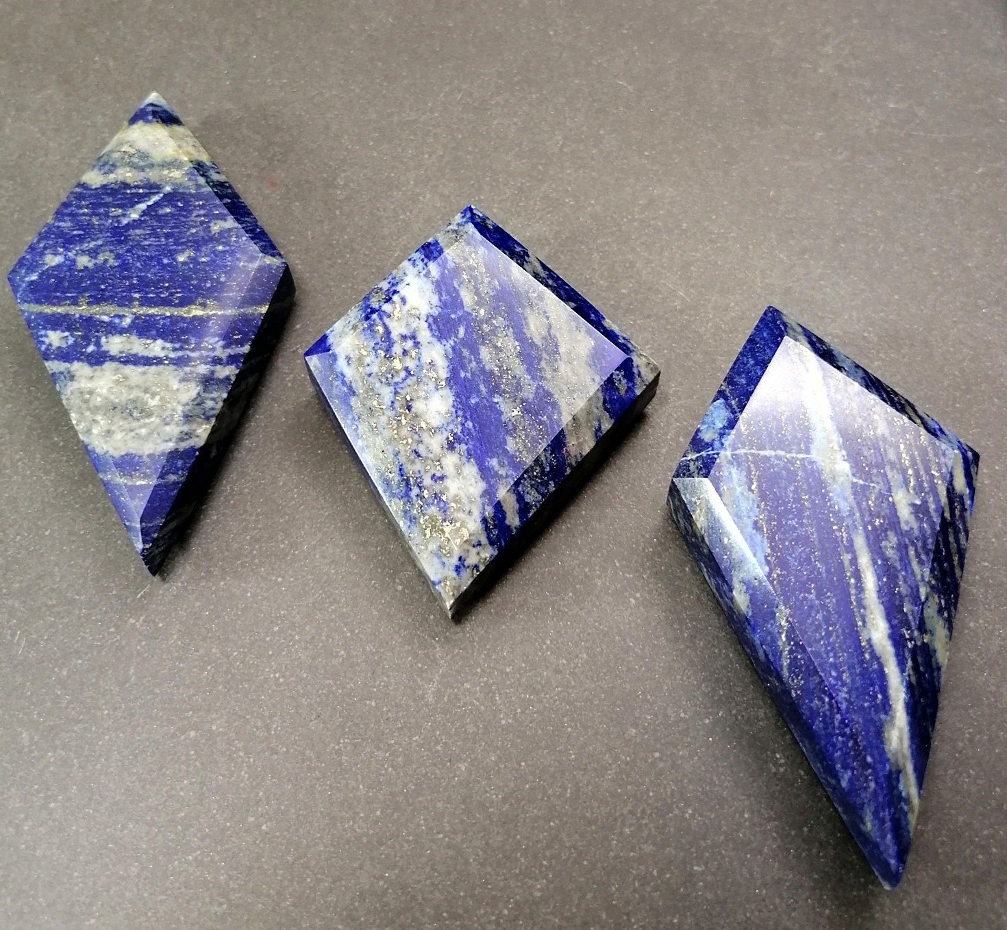 Stengarden.com - Lapis Lazuli - Romb Form