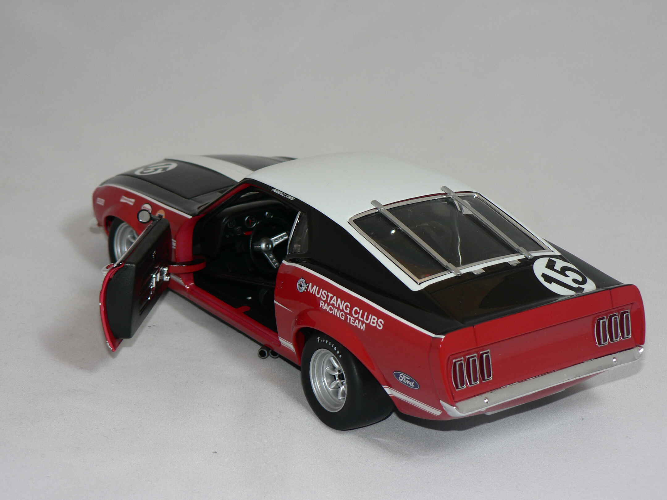 GL Modellbilar AB - Ford Mustang Boss 302 1969 1:18 Welly ( #15 Parnelli Jones Trans AM )
