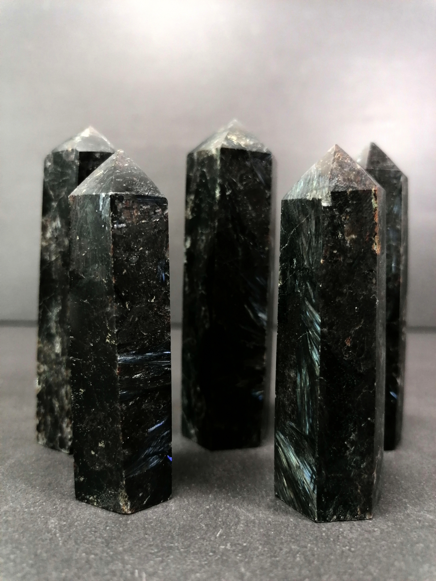 Stengarden.com - Astrofyllit Torn