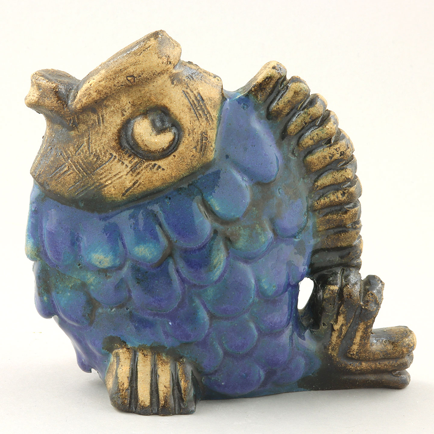 Willi Fischer (1960s) Blue Fish with Joyous Expression 14 cm (2)