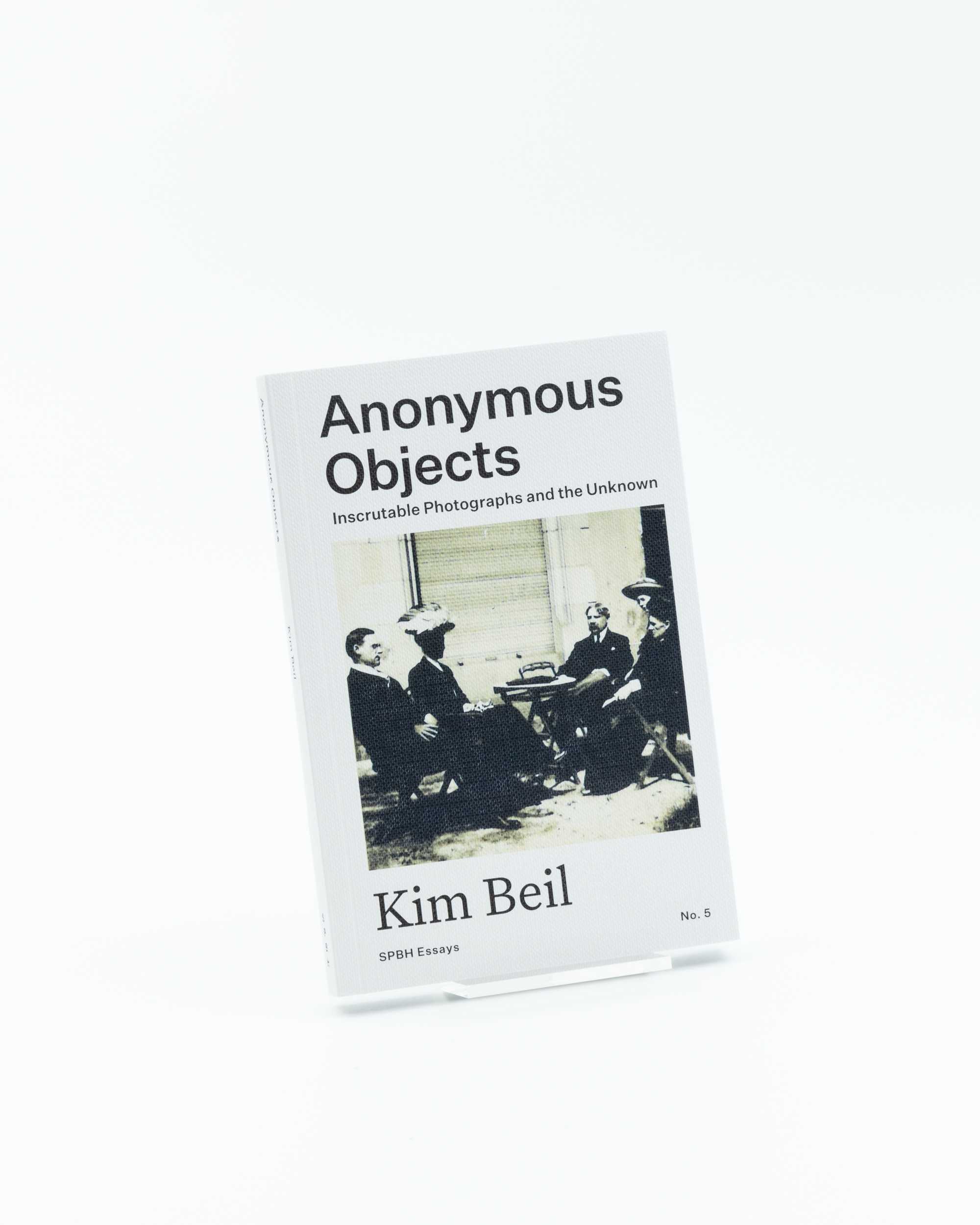 Anonymous Objects, Kim Beil - Göteborgs konstmuseum webbutiken