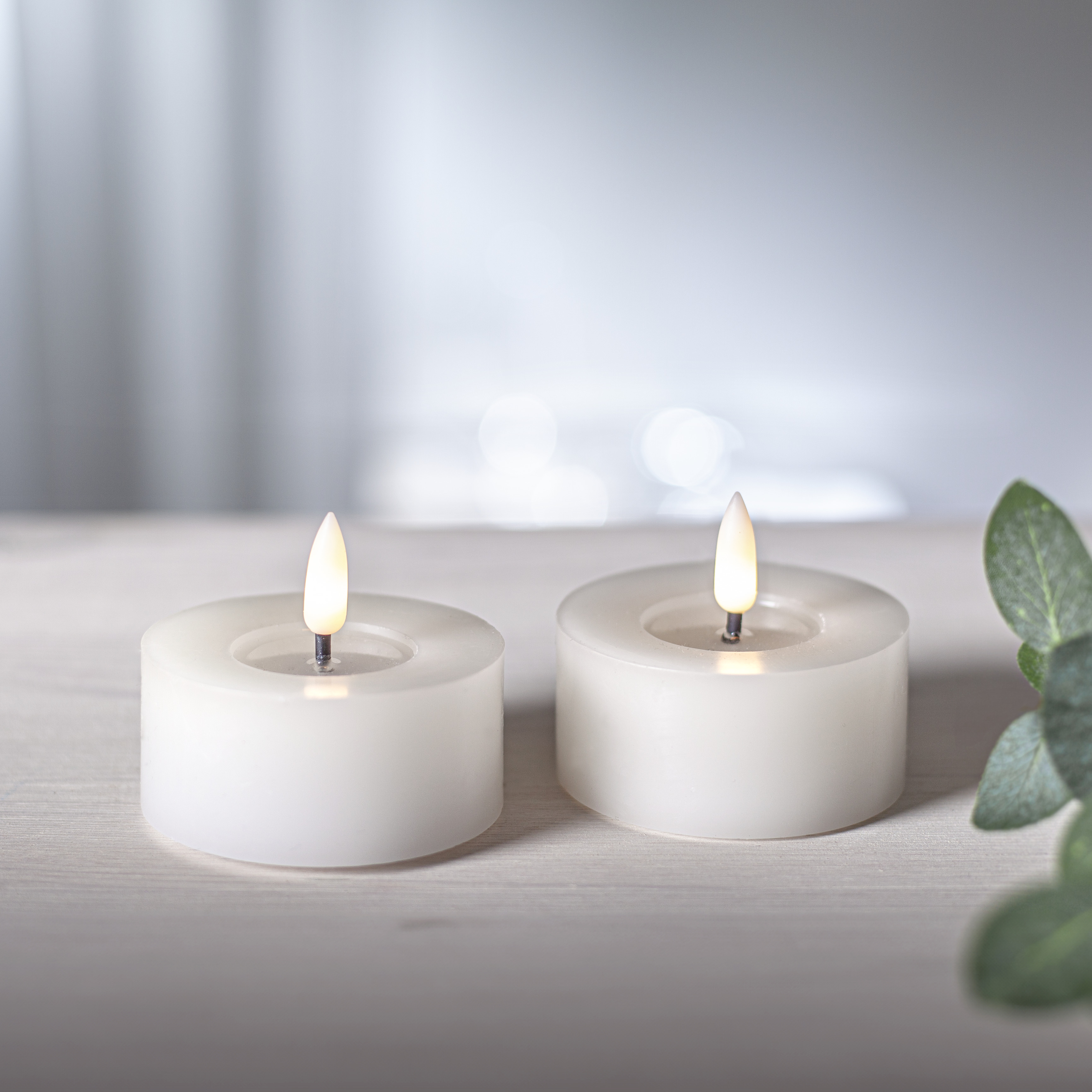 2 st stora värmeljus vit vax flow. LED-ljus. Batteriljus med timer ...