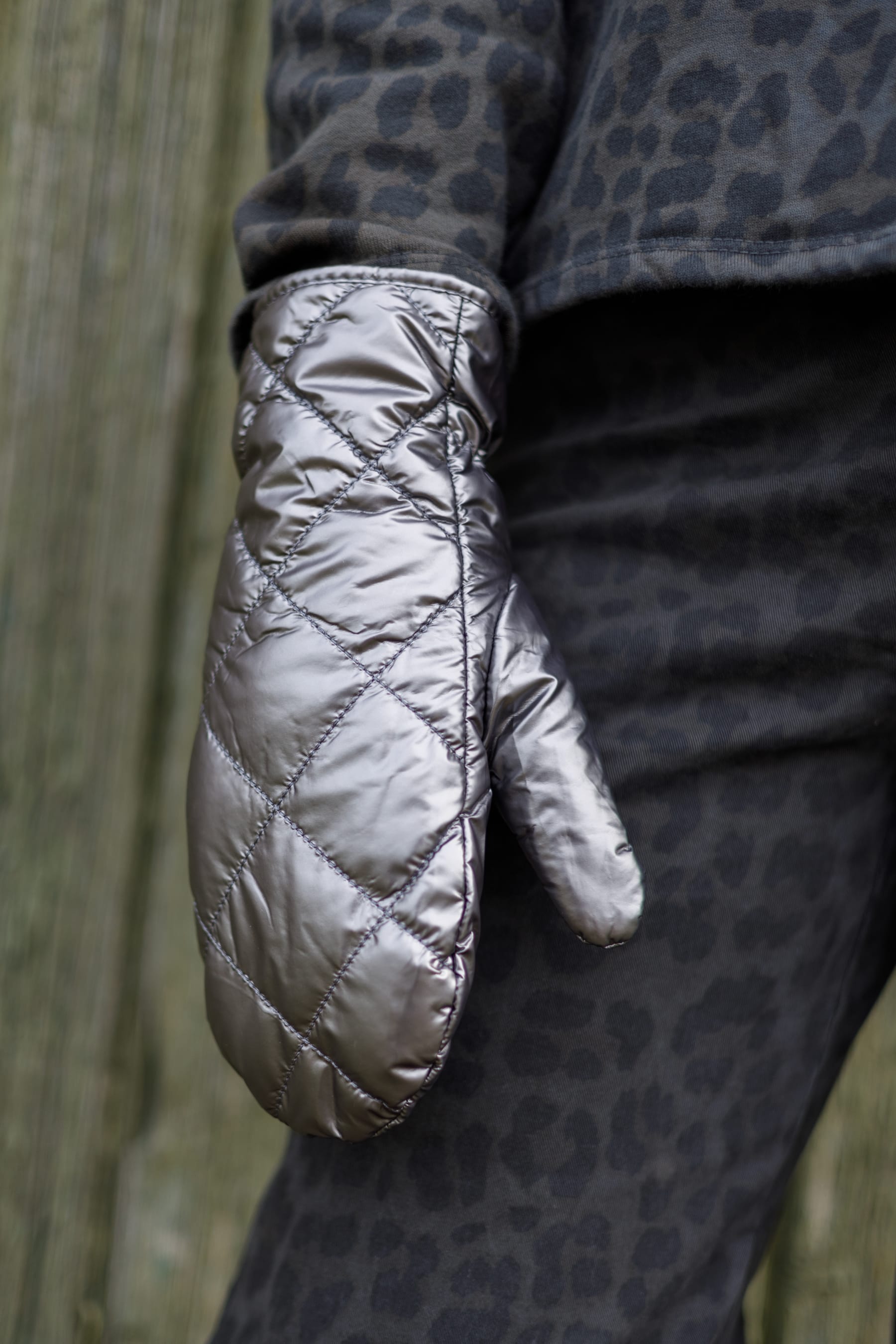 Black Colour - Paloma Quilted Mittens Gun Metal - 3Magasin