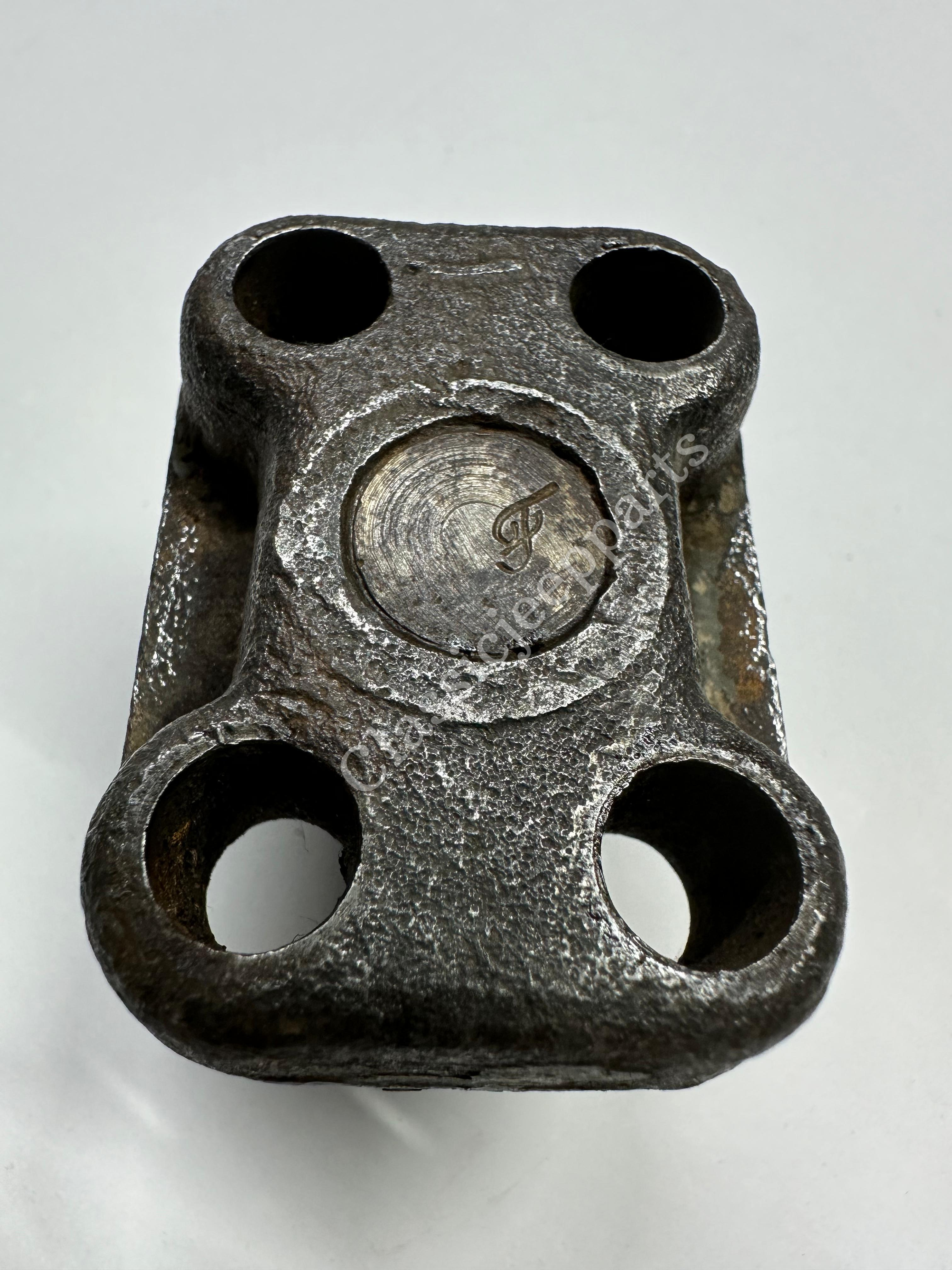 GPW King pin bearing cap