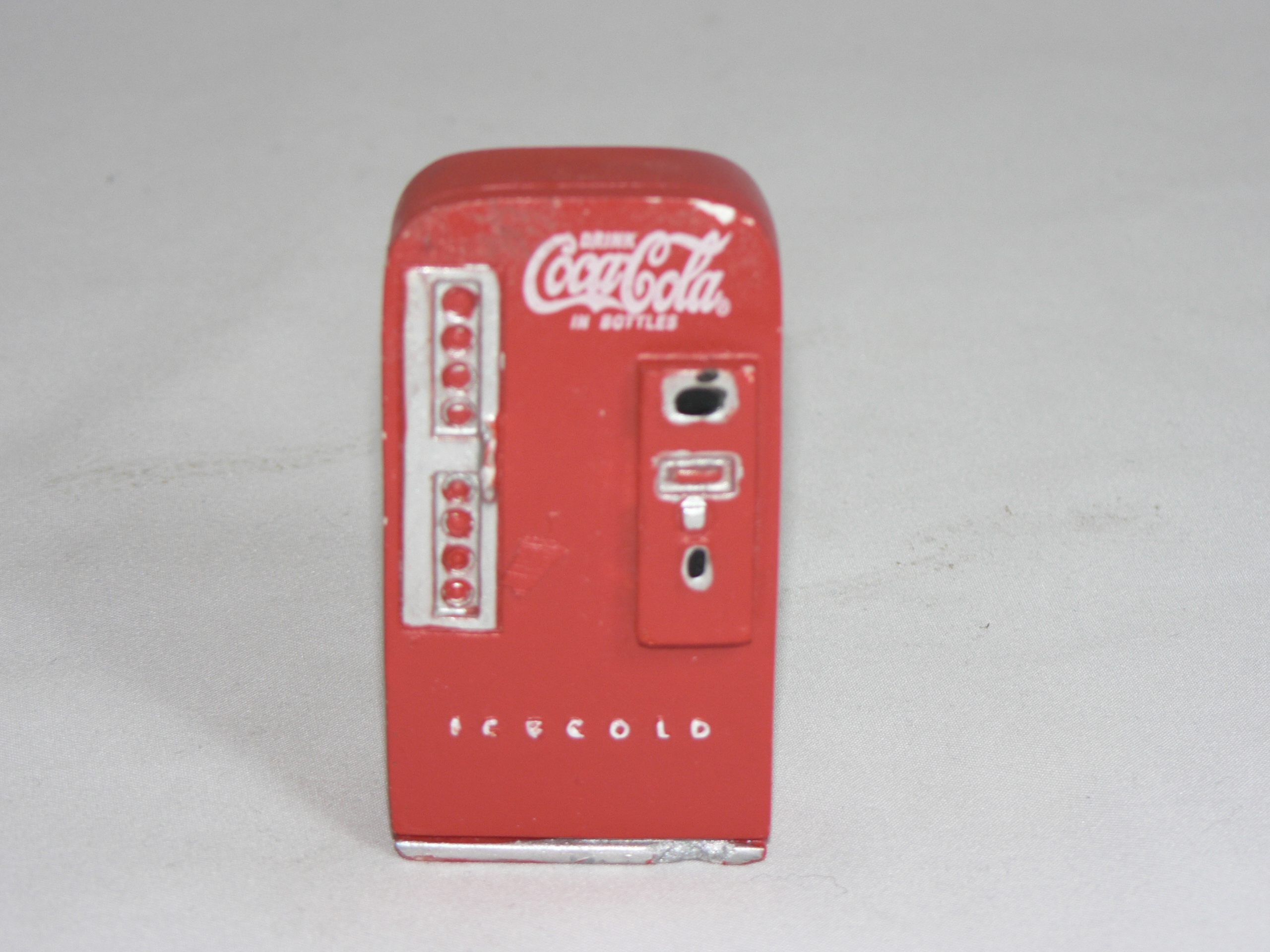 GL Modellbilar AB - Coca Cola Automat 1:24