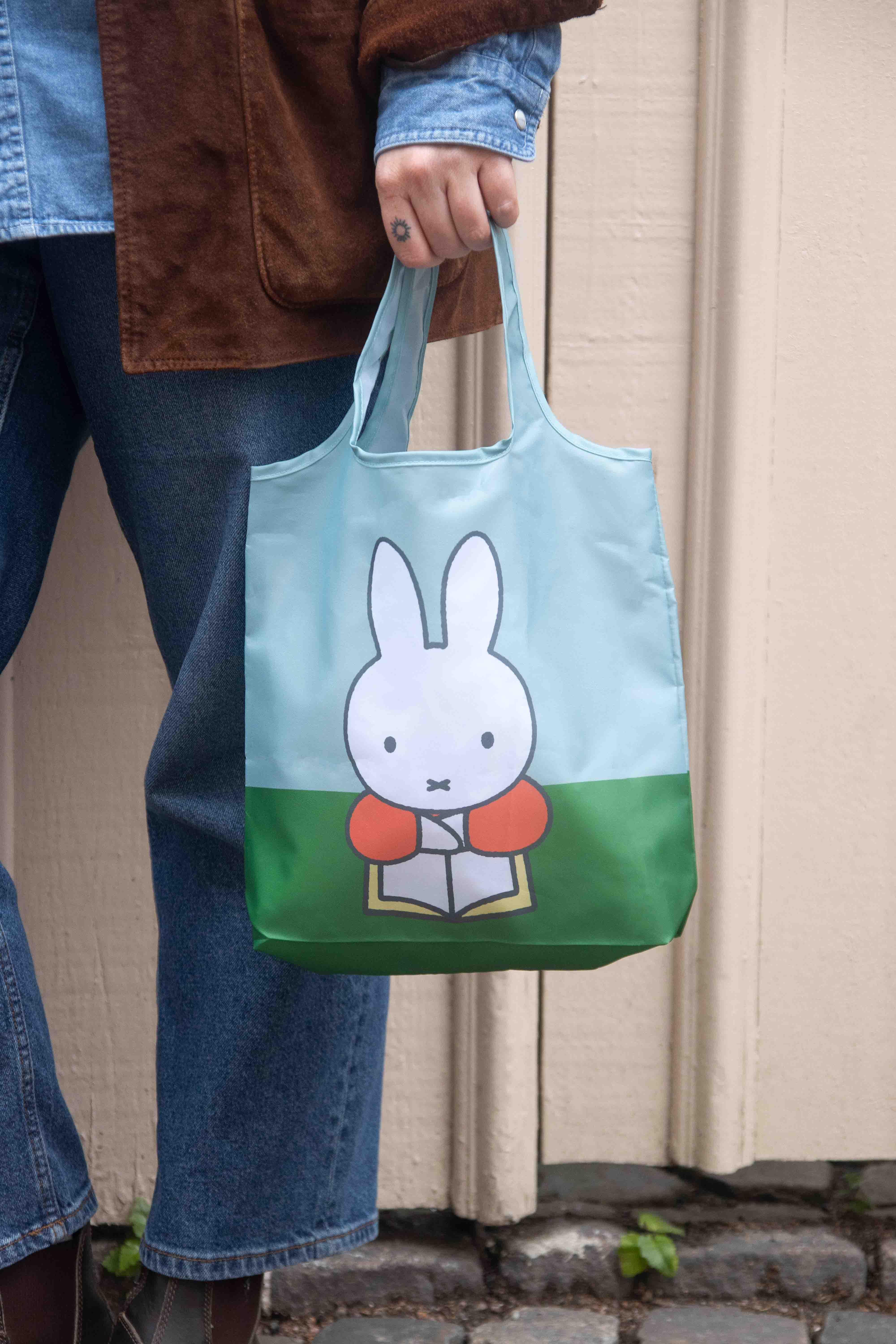 SHOPPING BAG MIFFY READING - Pluto Design Retailers