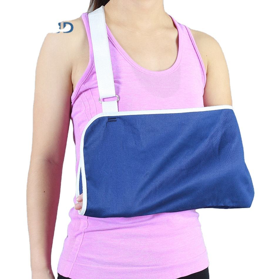 Justerbar mitella/armslinga som ger stöd och är bekväm