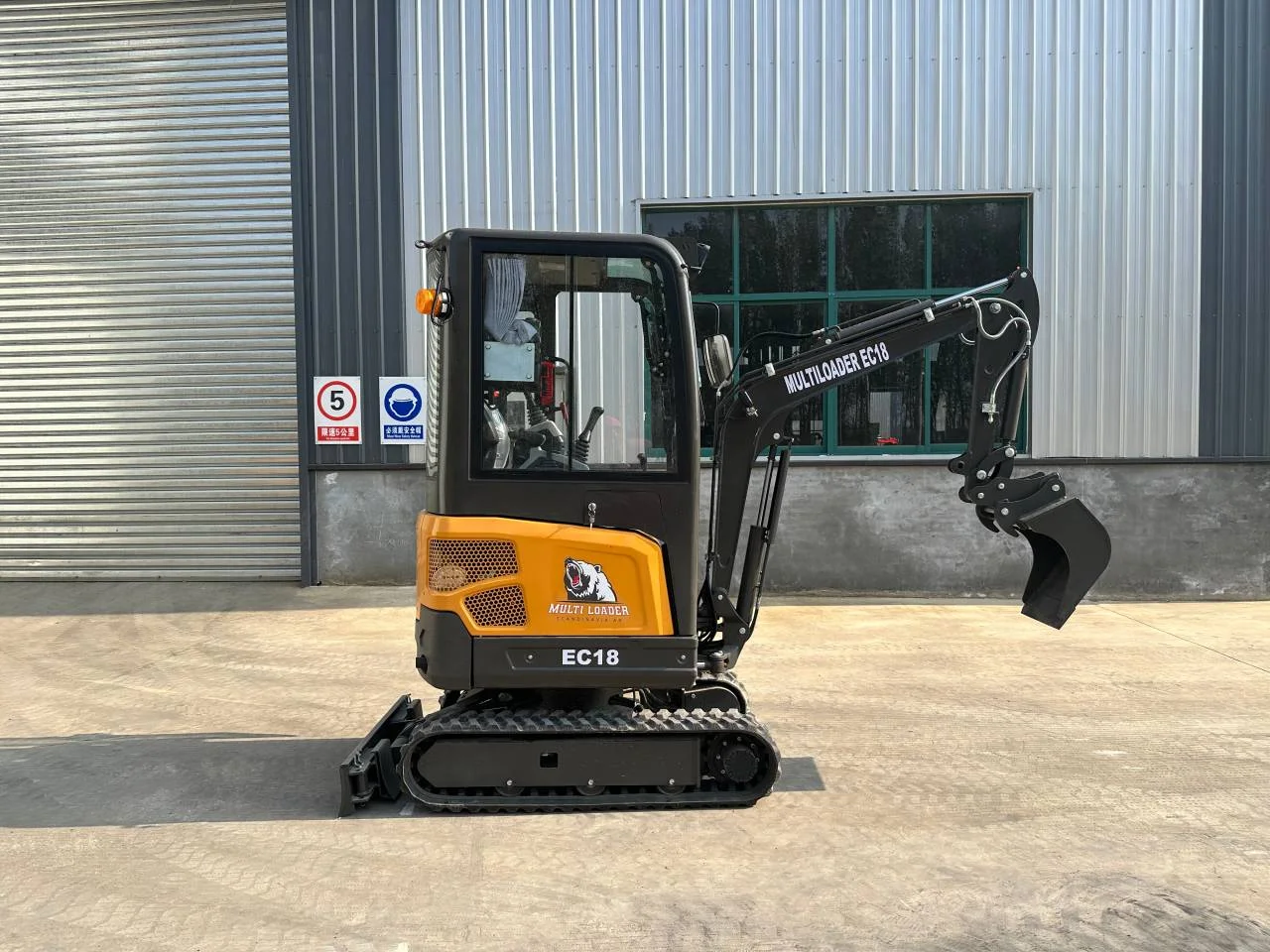 Multiloader EC 18 Grävmaskin - Otroligt prisvärd och kapabel 1,8-tons ...