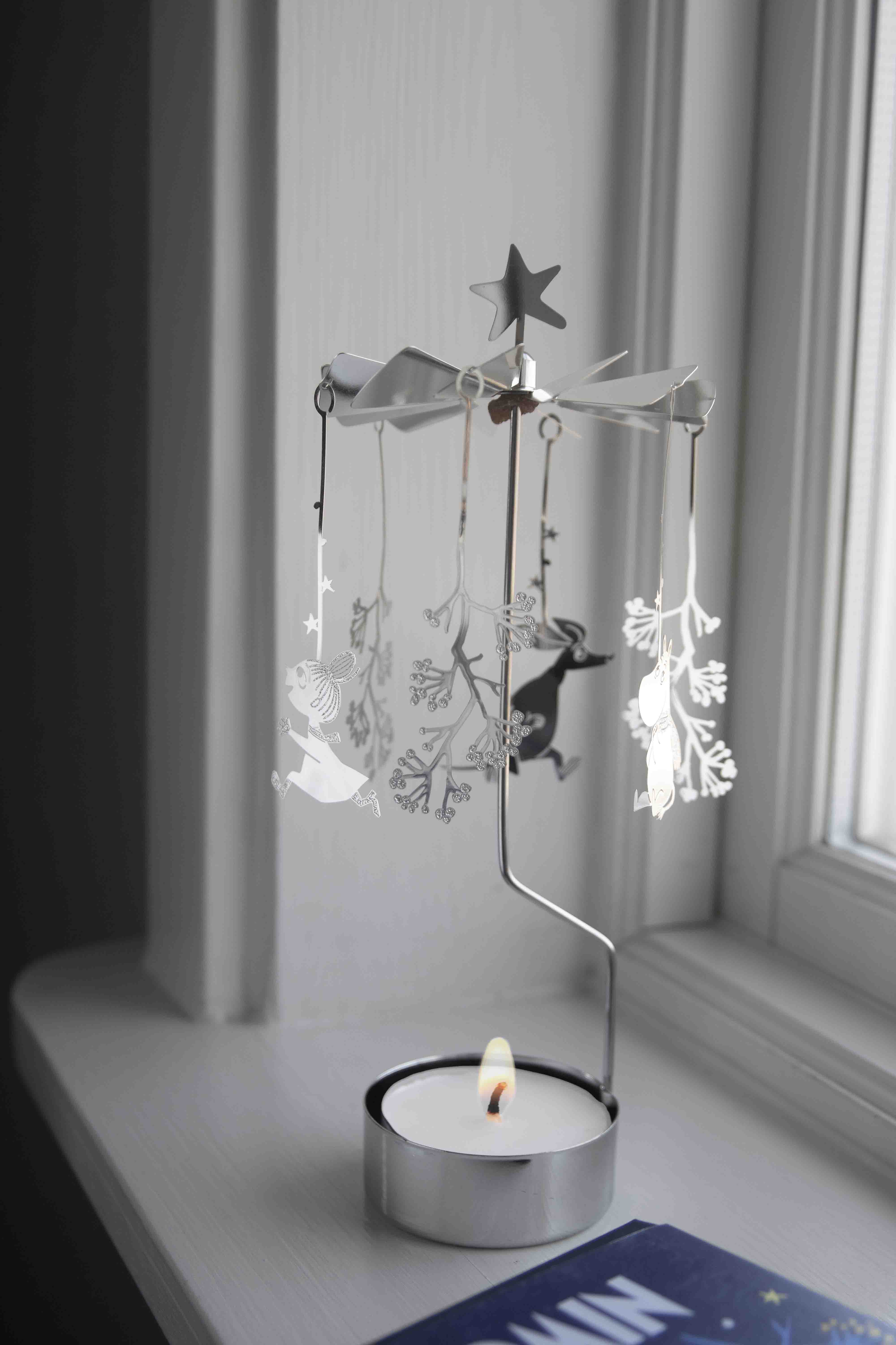 LARGE TEALIGHT SPINNER MOOMIN FIRST SNOW - Pluto Design Retailers