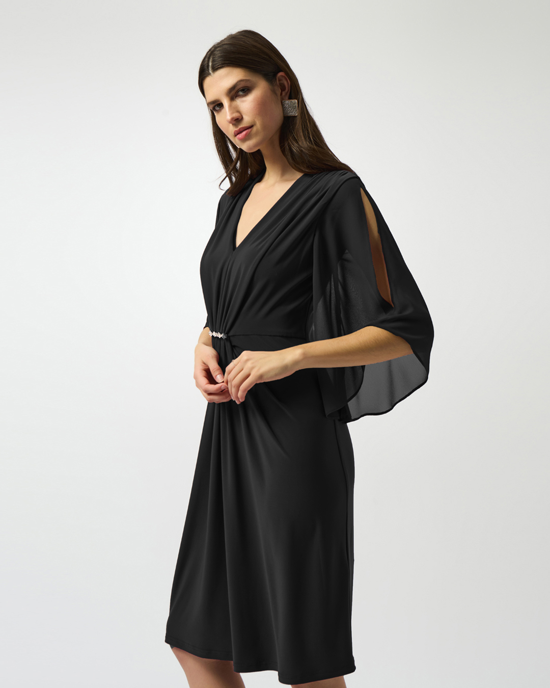 Klänning med strassbrosch svart - Jacobssons