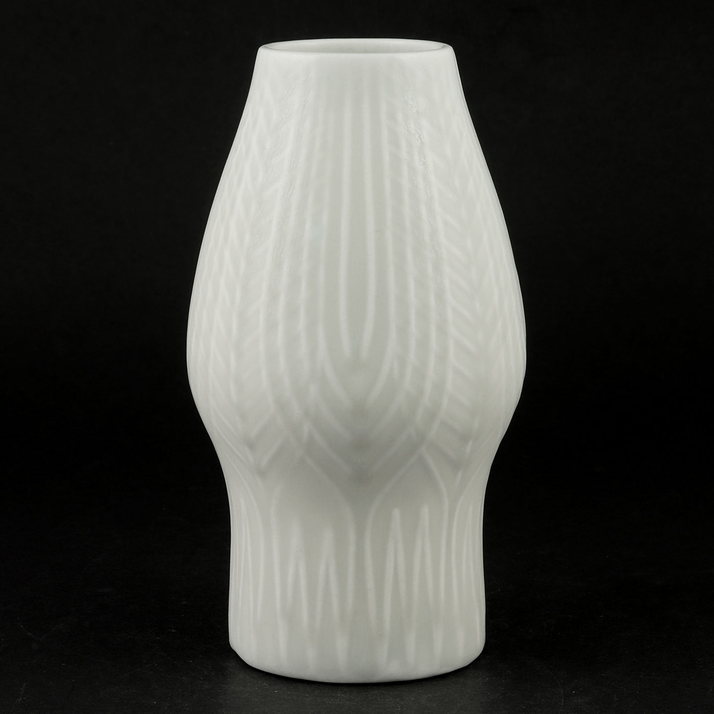 Berit Ternell (Ax 1957) White Organic Vase with Grain Relief 14 cm