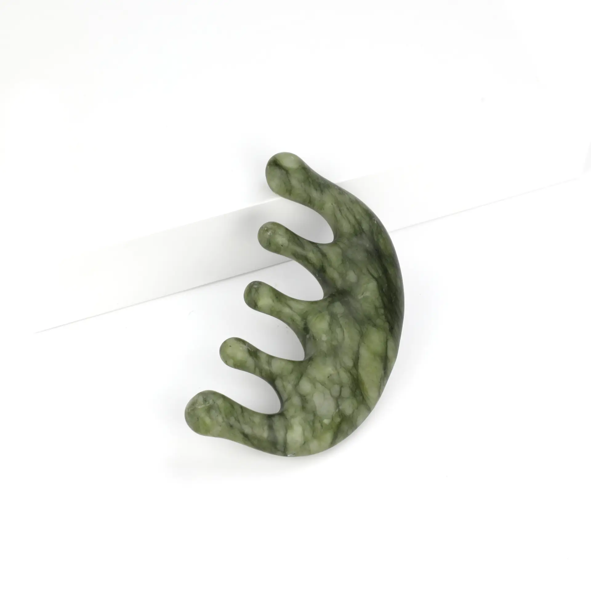 Gua Sha massagekam i jade sten – Avslappning för ansikte & hårbotten ...