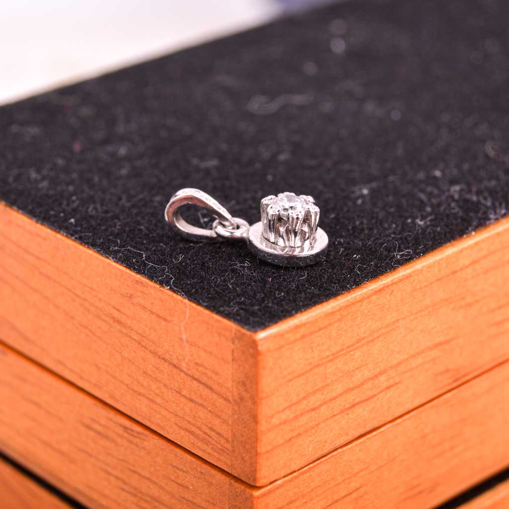 Valkokultainen riipus timantilla 0,12ct - Bohlinin Kulta