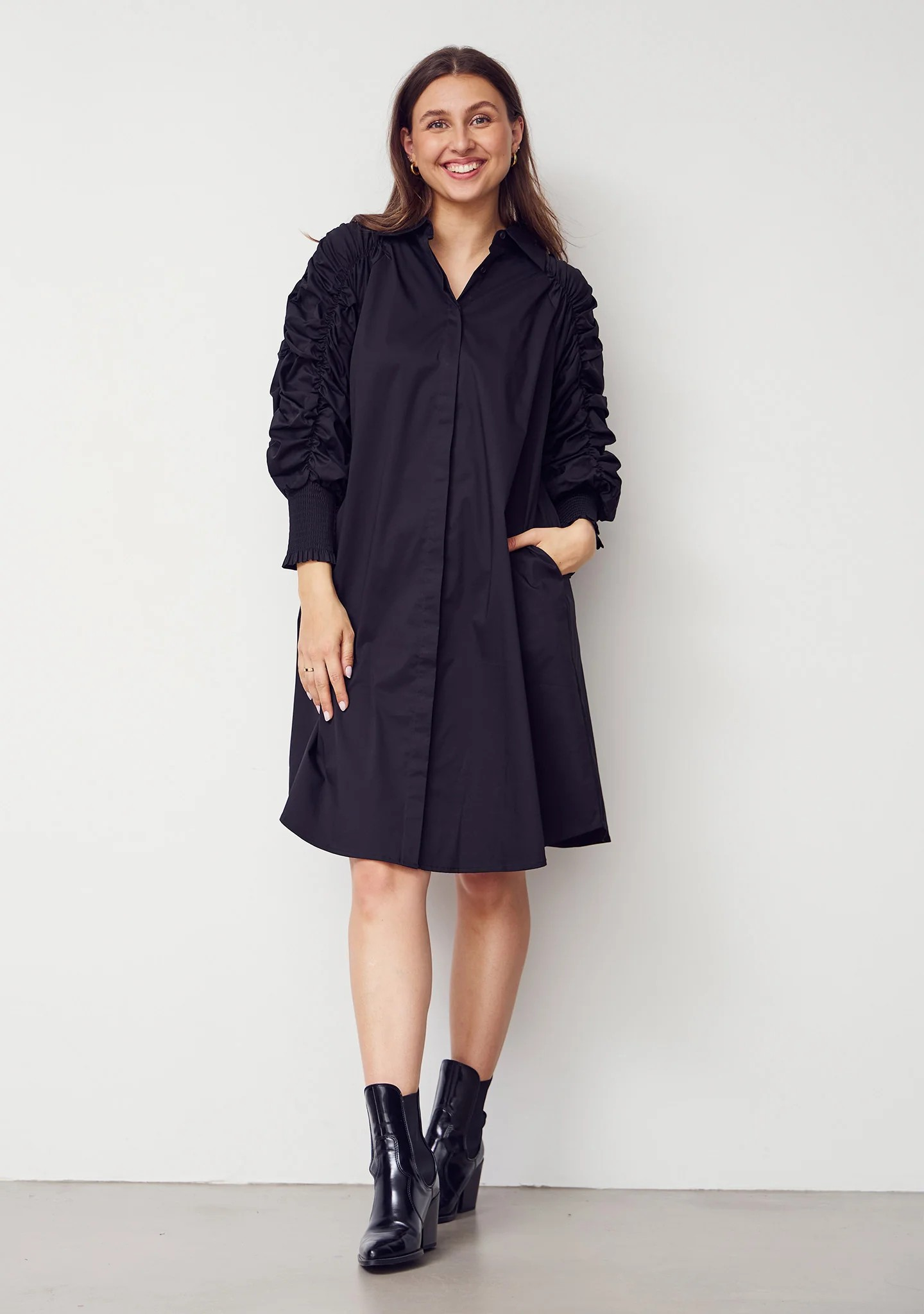 Sigga Deco Dress - Black - Isay - Casa Oliv