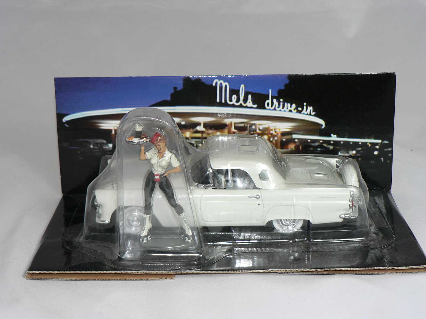 GL Modellbilar AB - Ford Thunderbird 1956 + Figur American Graffiti 1: ...
