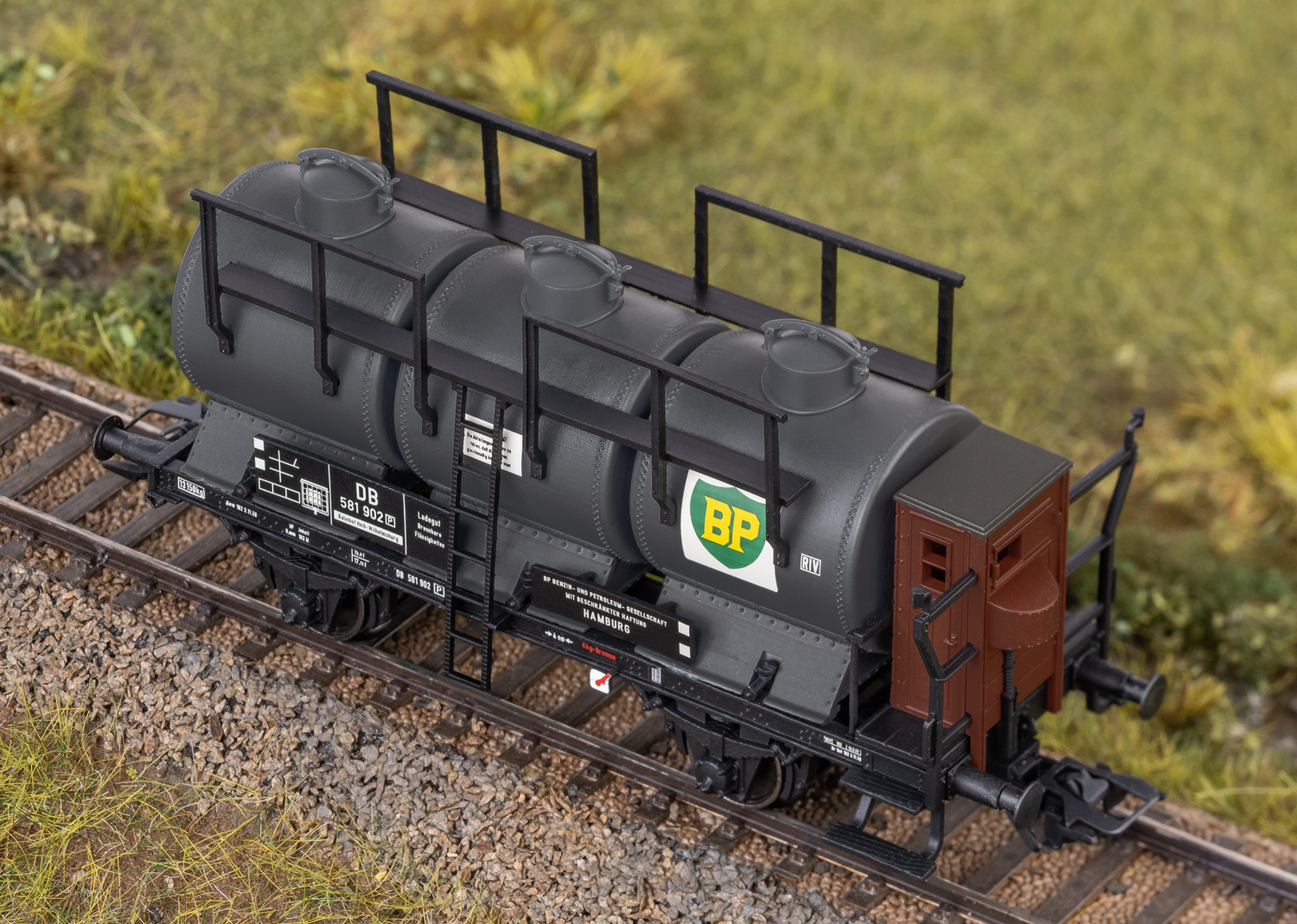 Tank Car Set with Three Containers - Habo Hobby