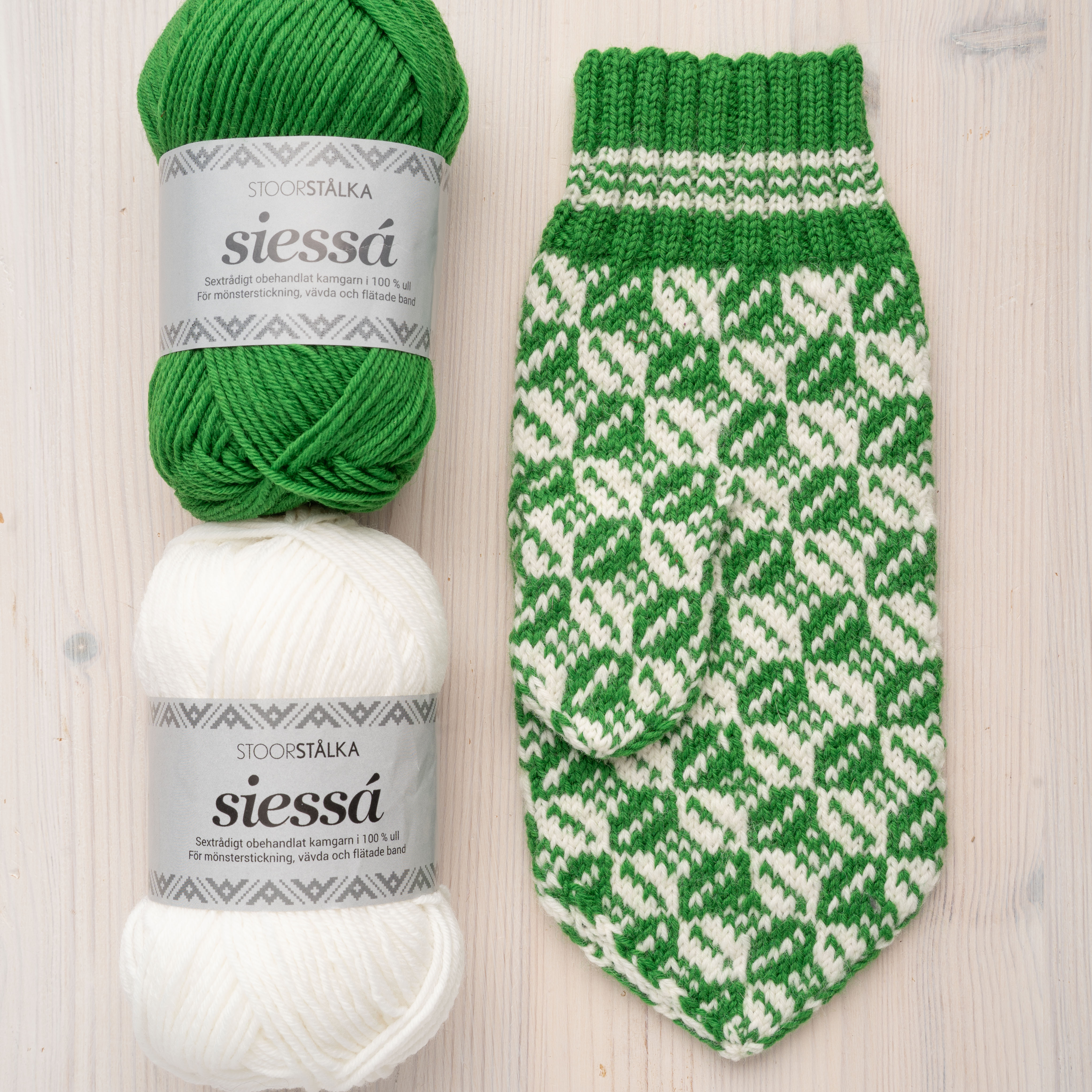 Knitting bundle mitten Maria’s Coffee Beans Jokkmokk Green–White ...