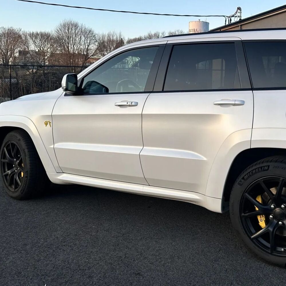 SRT Trackhawk Style Tröskelpaneler - C-Parts Sweden AB