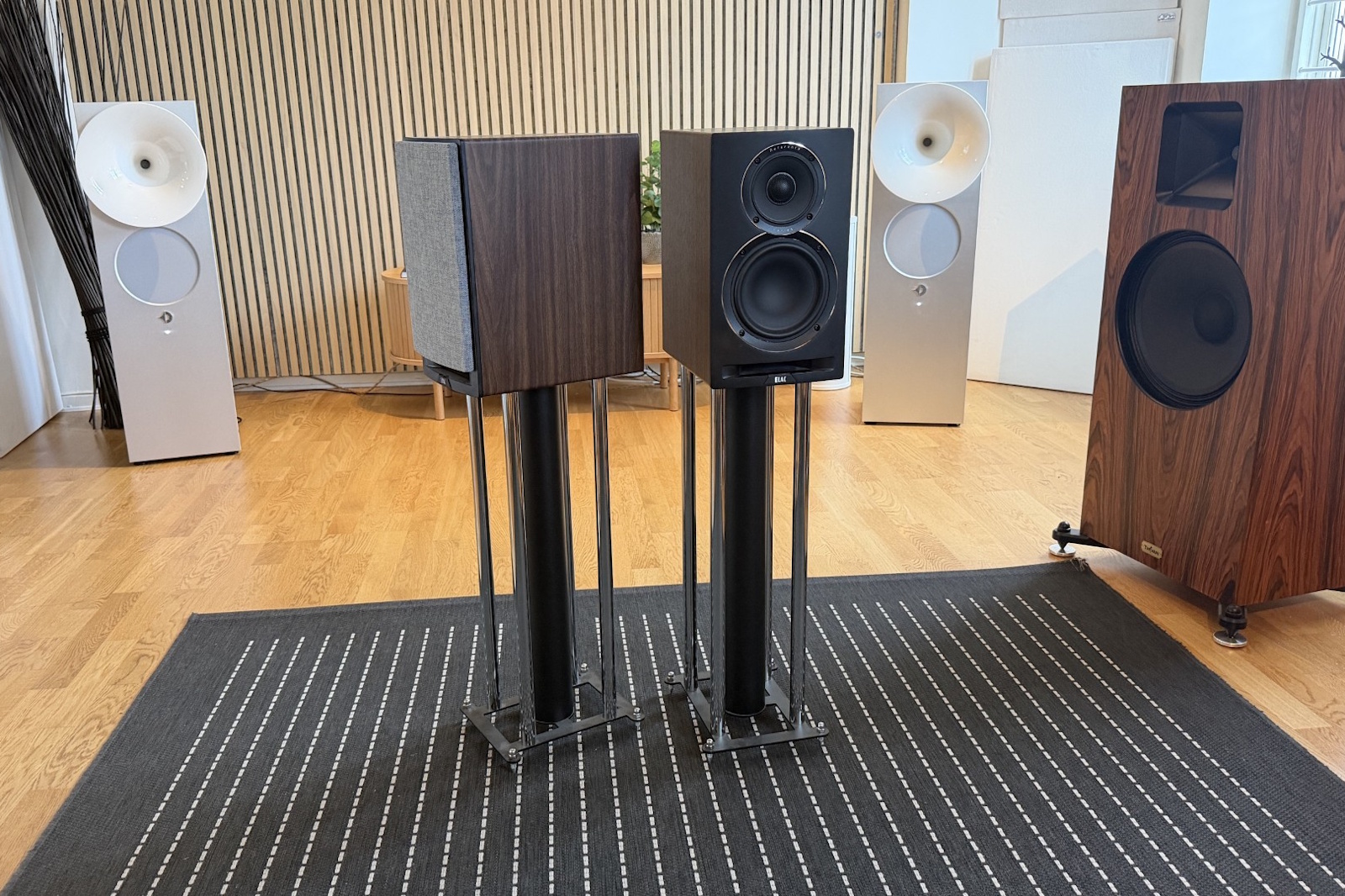 Elac Uni-Fi Reference UBR62 - Begagnade stativhögtalare - Akkelis Audio