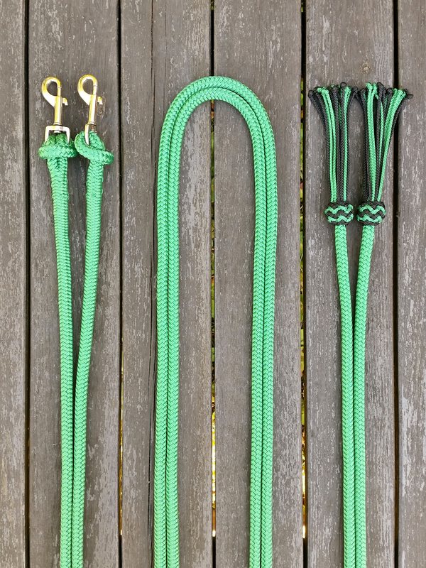 Split reins with removable snaps and tassels - Pilgrimsrep