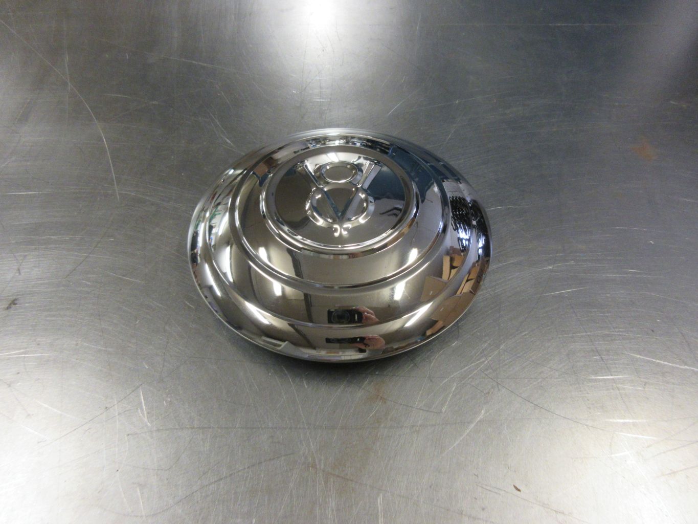 Navkapsel -32 V8 logo 5-3/4" - JOCAR Hot Rods & Steelworks AB