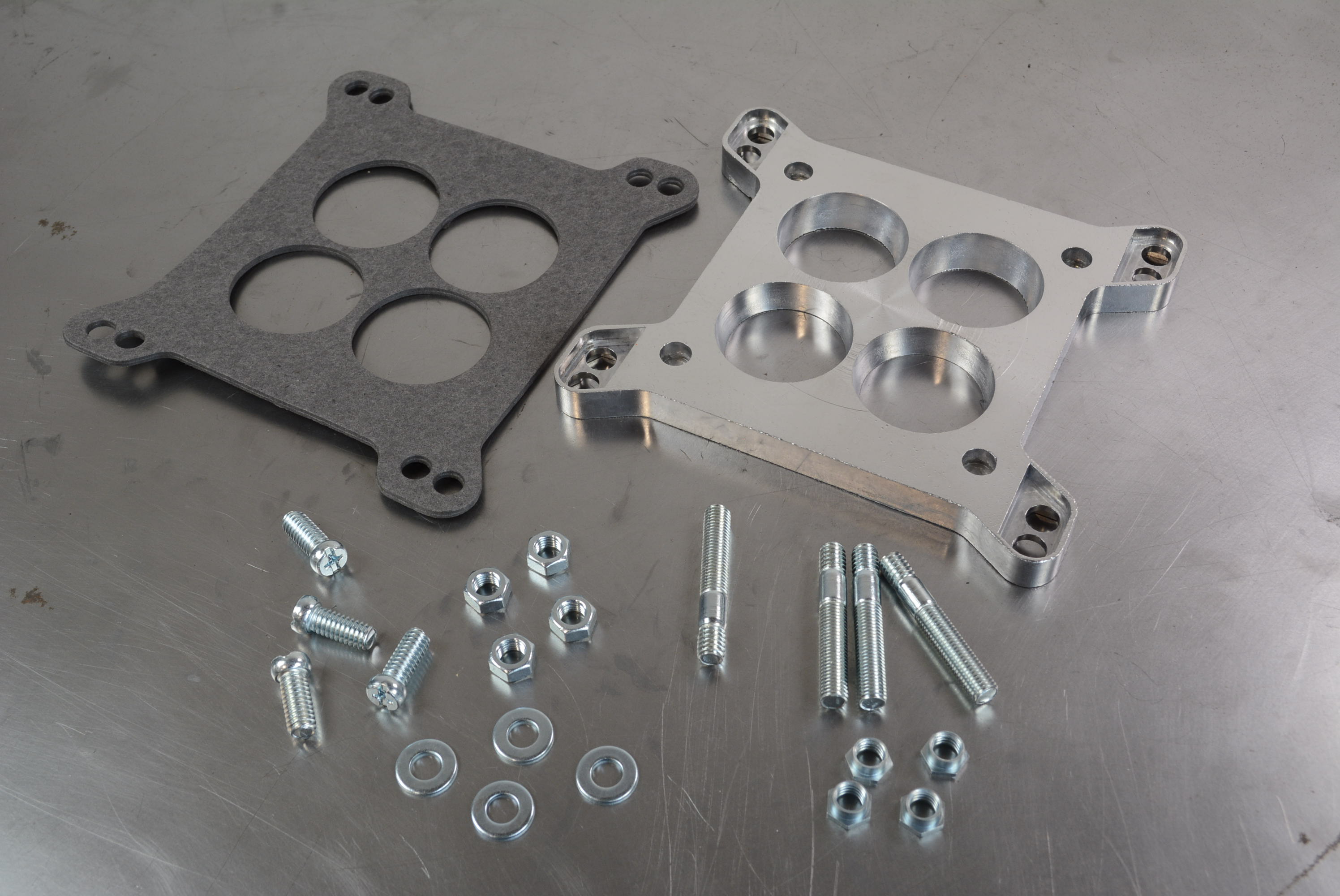 Adapter Stor 4-barrel till Liten 4-barrel - JOCAR Hot Rods & Steelworks AB