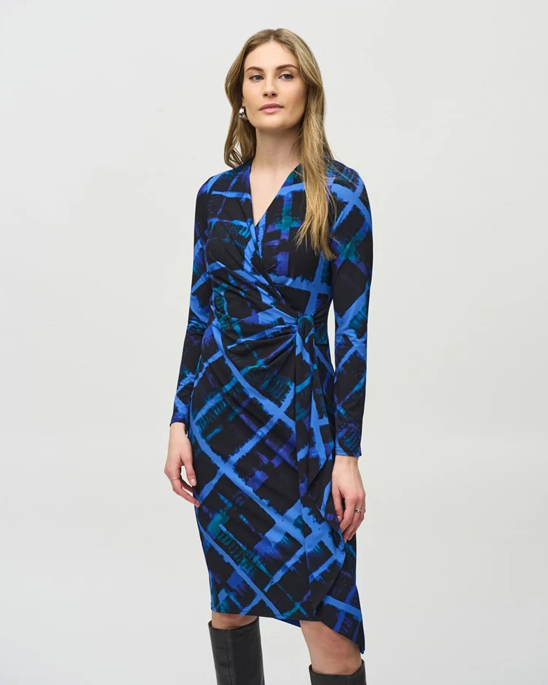 Klänning omlott kornblå/svart mönstrad - Jacobssons