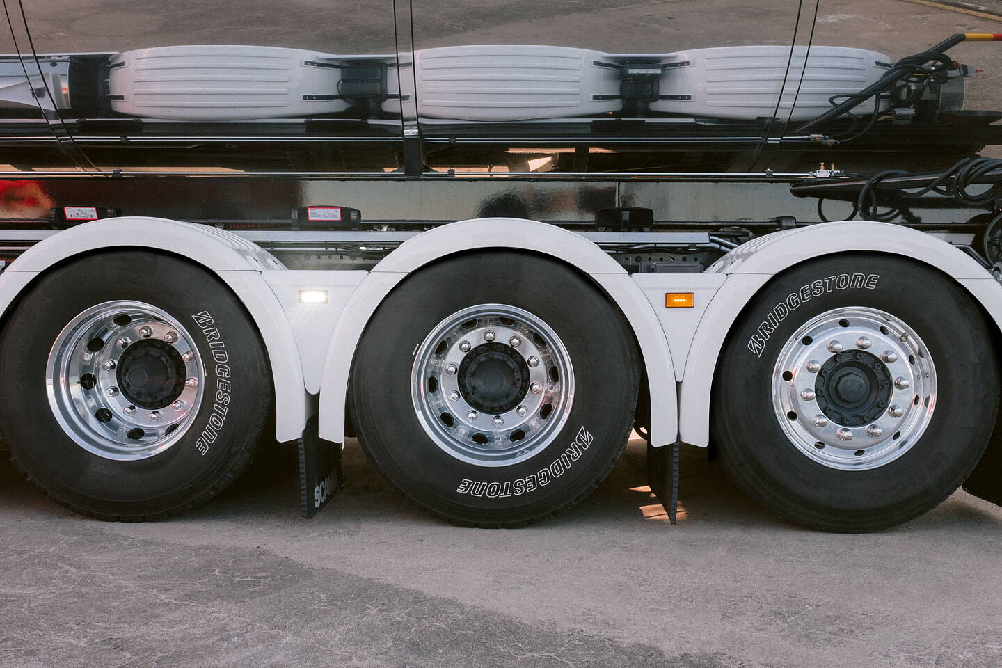 Wedge XL with Original Cut - Art. no: 14-0249 - TruckStyle Sweden