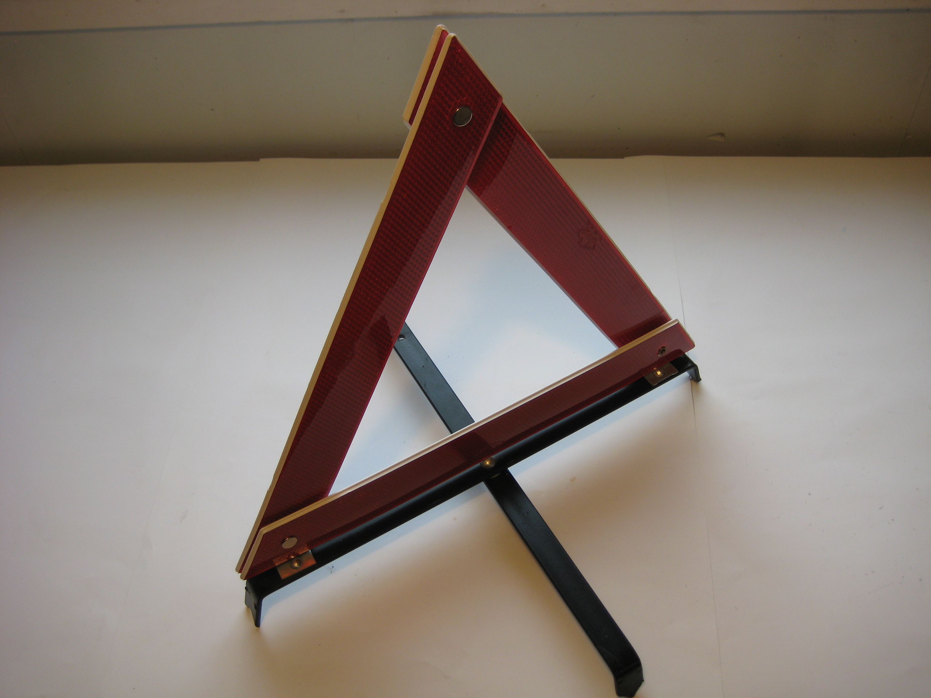 Varningstriangel Talmu - Retrospeed Finland - Classic car parts ...