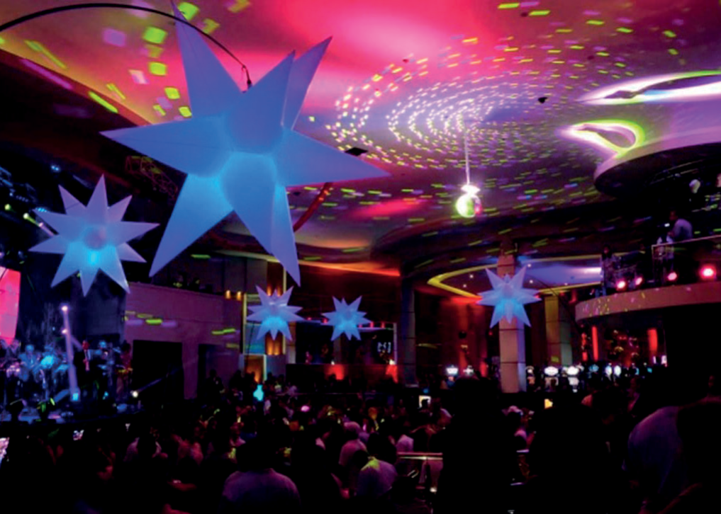 Inflatable Mega Star with LED, 200 cm