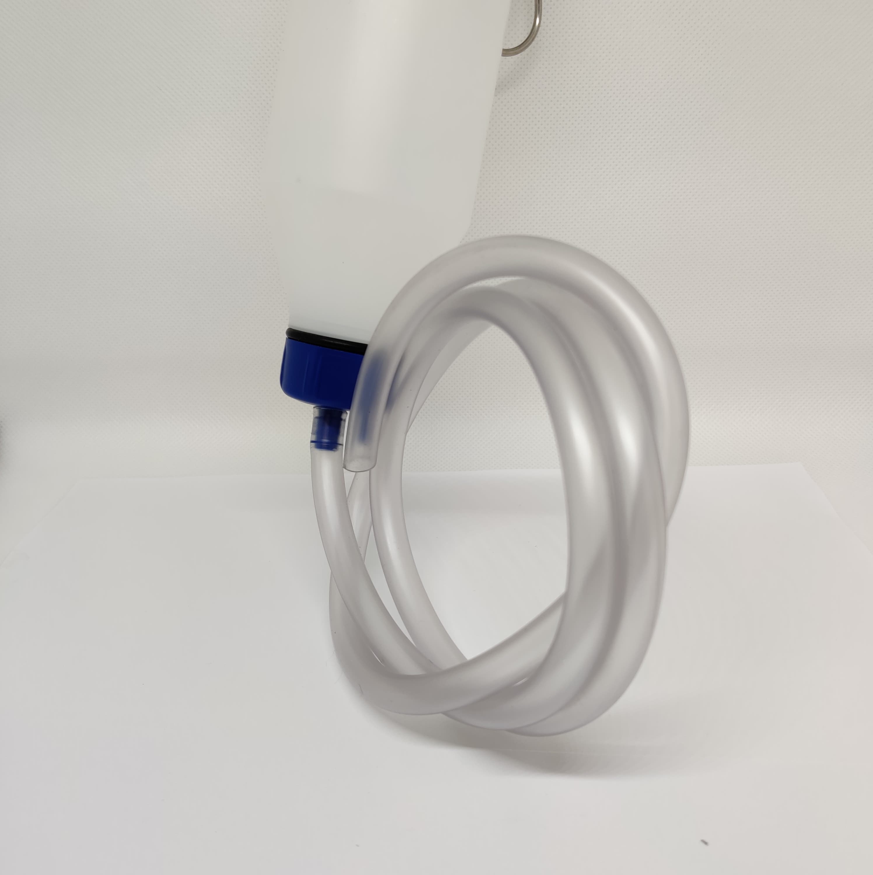 Vattenflaska komplett med kork och slang - RantalaVVS webshop