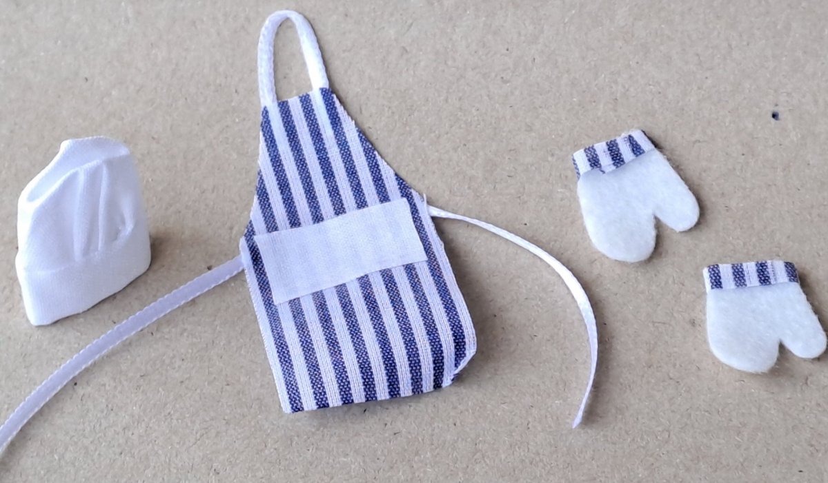 Apron hatt and gloves - Miniatyrskatt AB