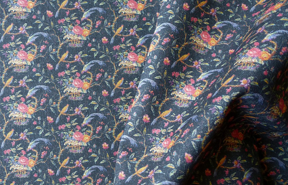 Imperia - tyg från Les Chinoiseries - Miniatyrskatt AB