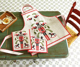 Apron - Nutcracker - kit from Les Chinoiseries - Miniatyrskatt AB