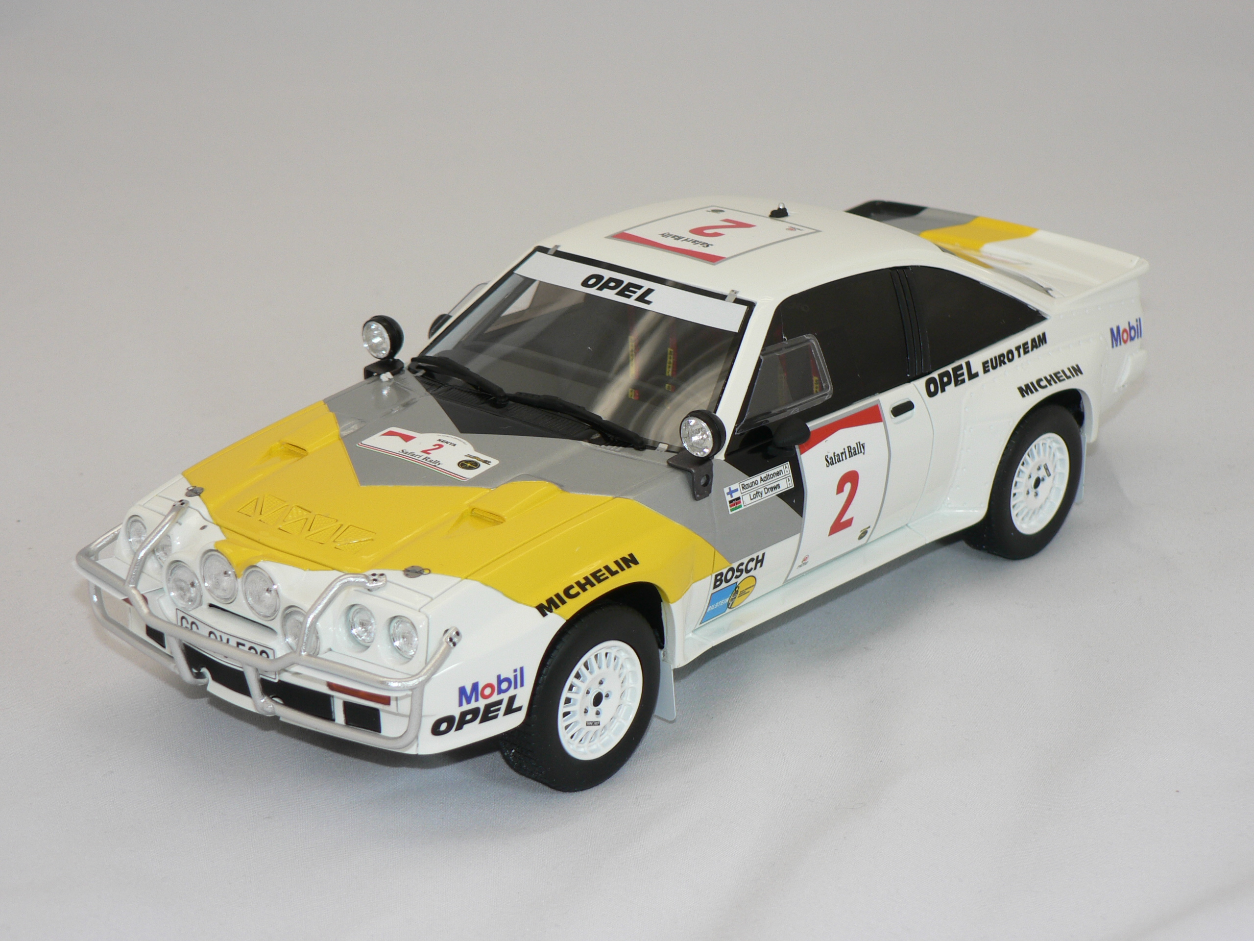 GL Modellbilar AB - Opel Manta 400 Groupe B (Safari Rally 1985) R ...