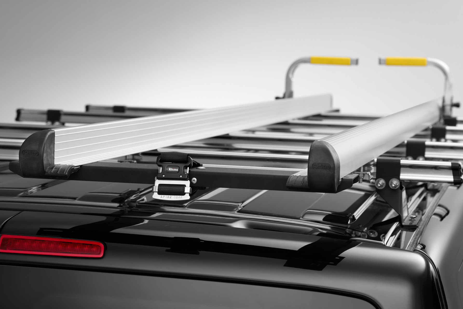 LadderStow Ladderbevestiging Universal - Rhino Products webshop ...