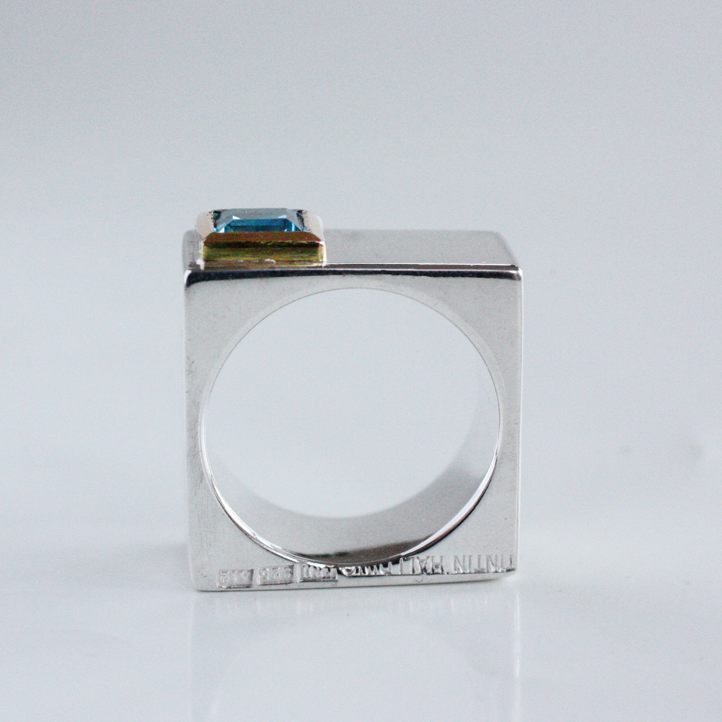 One-of jewellery - square silver ring with Swiss Blue Topaz in a gold setting - Tintin Hallding