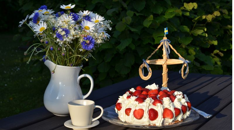 Midsommarmat - Klassisk mat för midsommar - Recept - Mr Fritid