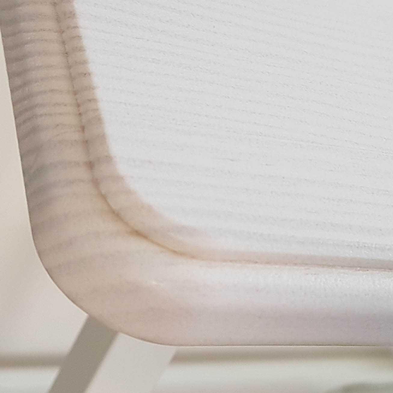 Fönsterbrädor.se - Fönsterbräda nitton övre furu vit lasyr hel