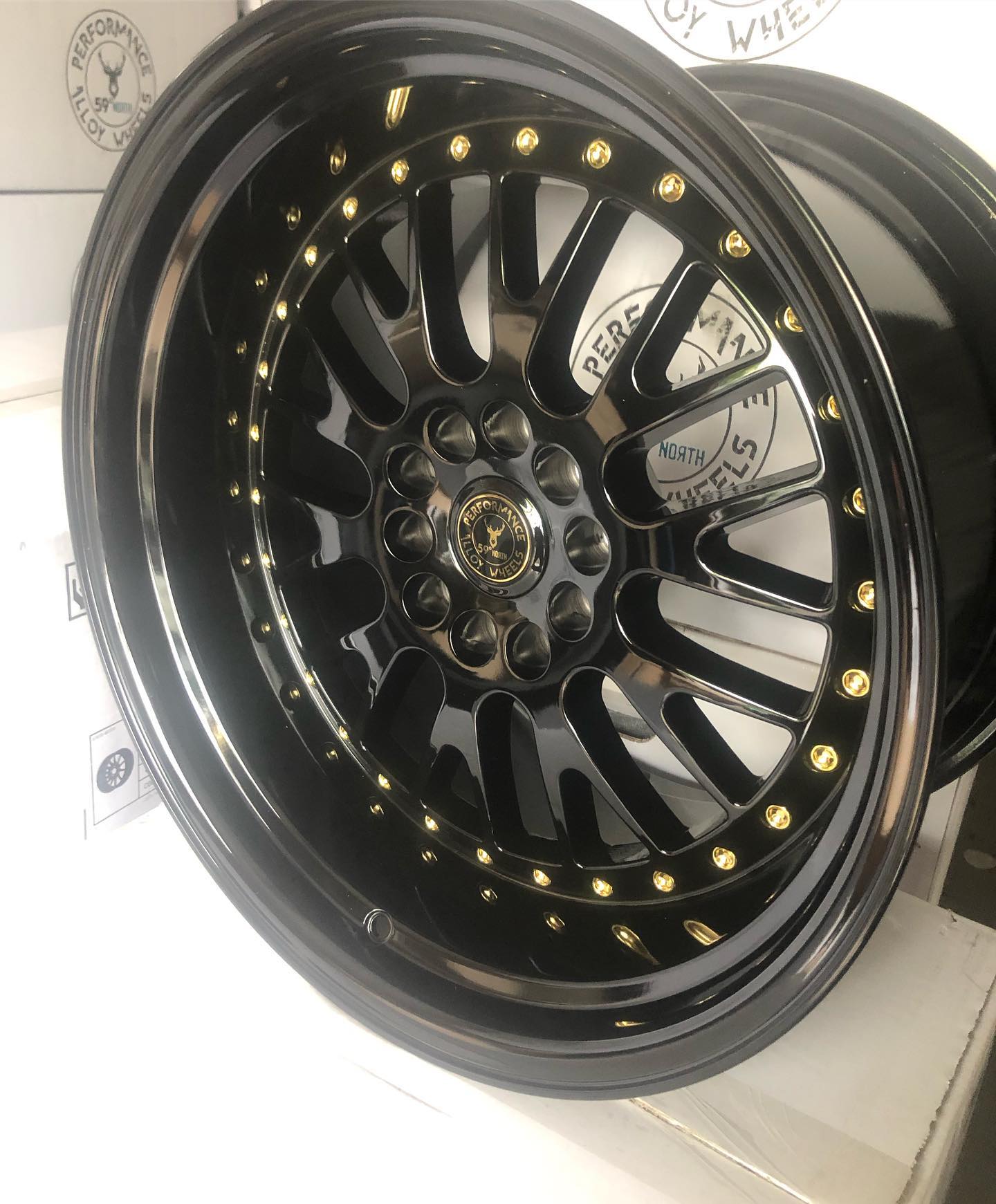 59°North Wheels D-003 11x18" ET15 5x114/5x120 Glossblack - 59°North Wheels